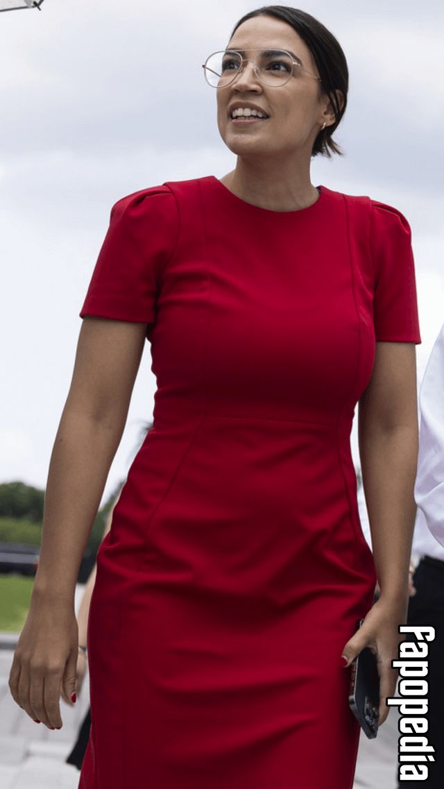 Alexandria Ocasio-Cortez Nude Leaks - Photo #2342888 - Fapopedia