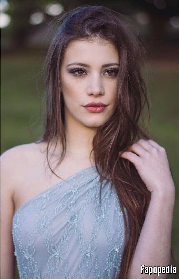 Caroline Dallarosa Nude Leaks - Photo #4539090 - Fapopedia